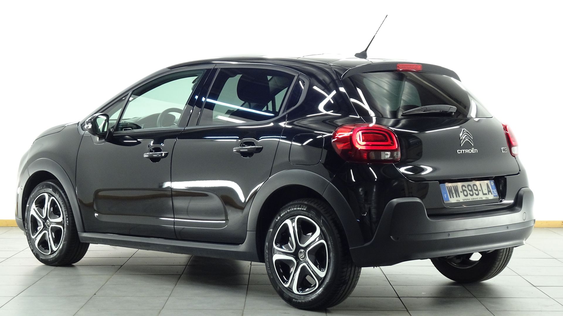 Voiture #36249 - CITROEN C3 PURETECH 110CH SHINE S&S E6.D-TEMP - ORA7