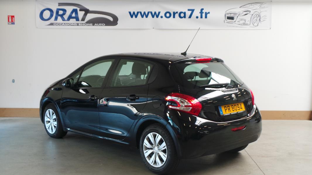 Voiture #15956 - PEUGEOT 208 1.6 E-HDI FAP ACTIVE 5P GPS - ORA7