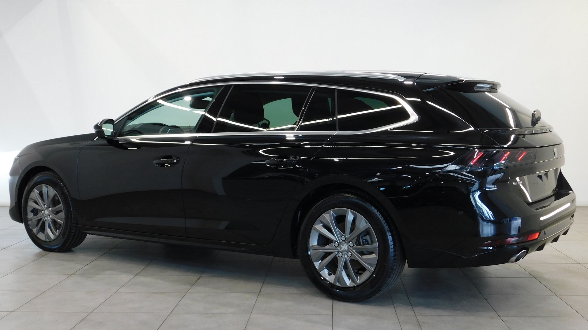 Voiture #37521 - PEUGEOT 508 SW - ORA7