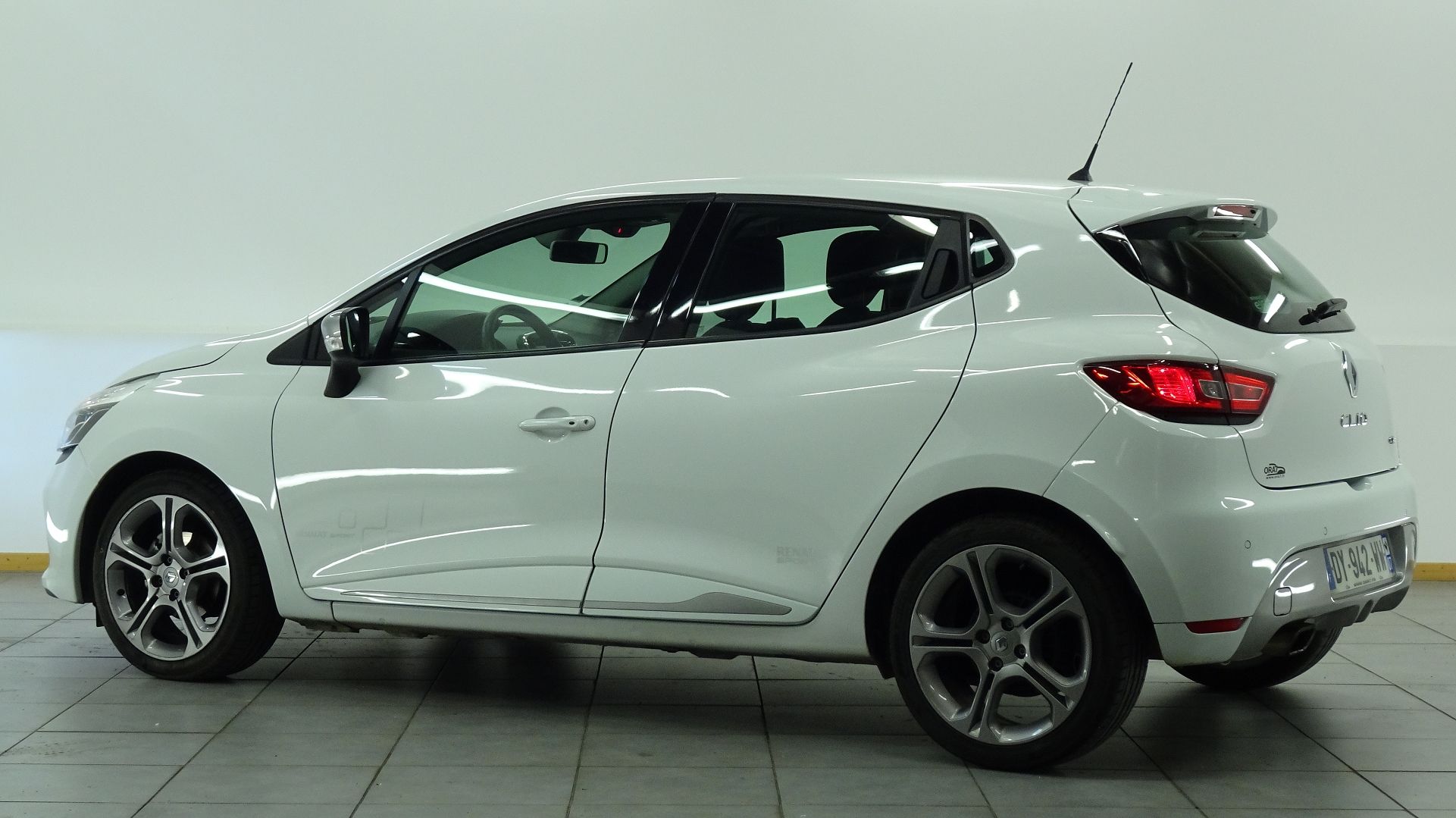 Voiture #36724 - RENAULT CLIO 4 - ORA7